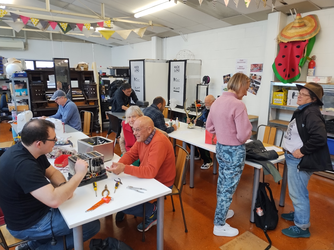 Repair Café established with help from grant and volunteers - OurAuckland