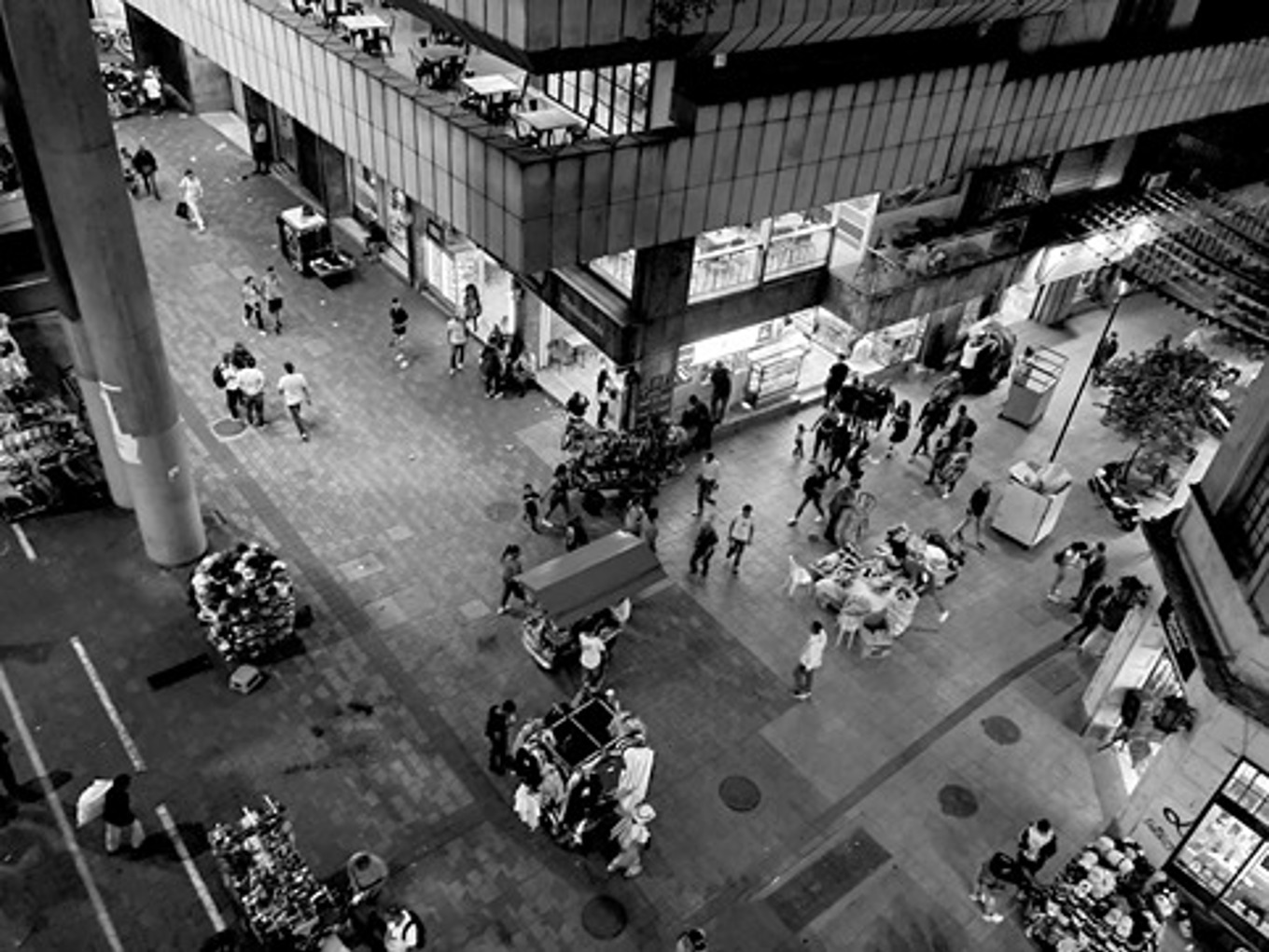 Distance Street Photography - OurAuckland