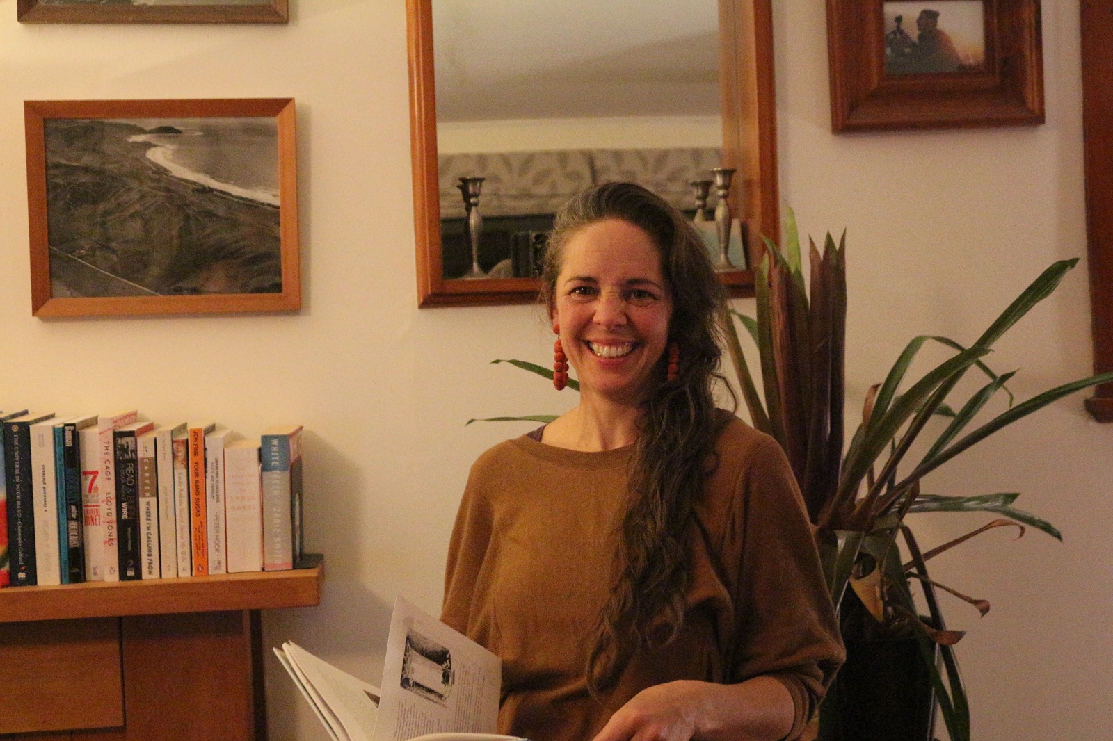 Mixed media artist wins residency retreat for 2022 - OurAuckland
