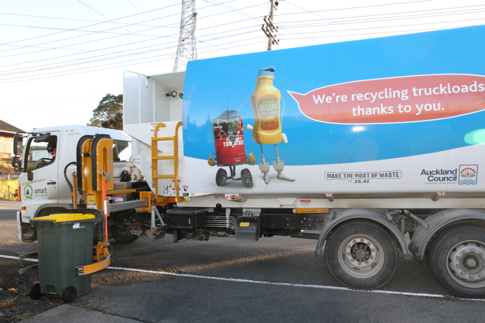 Beating Auckland’s summer waste spike - OurAuckland