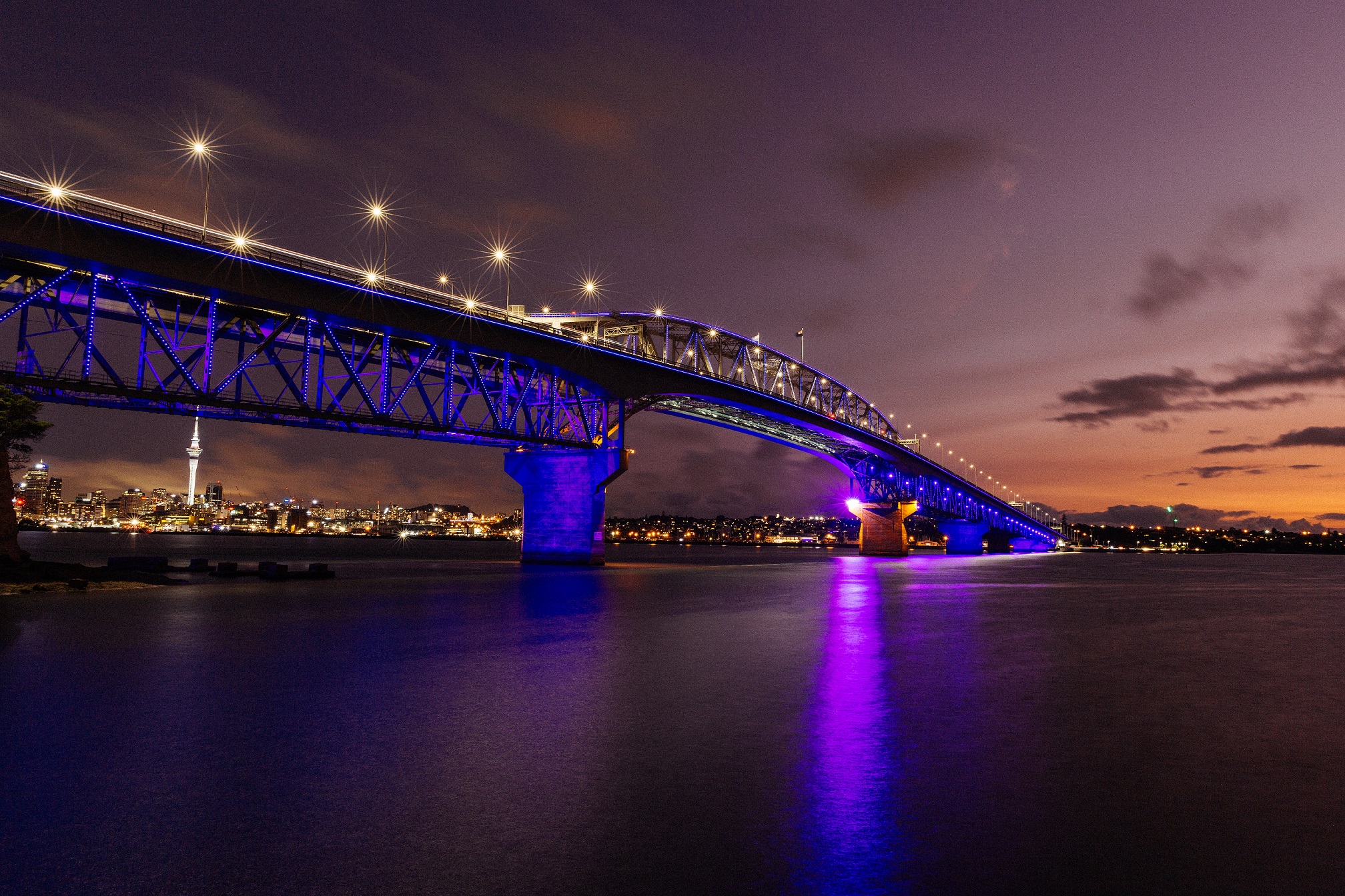 White feather lights up harbour bridge for Waitangi - OurAuckland
