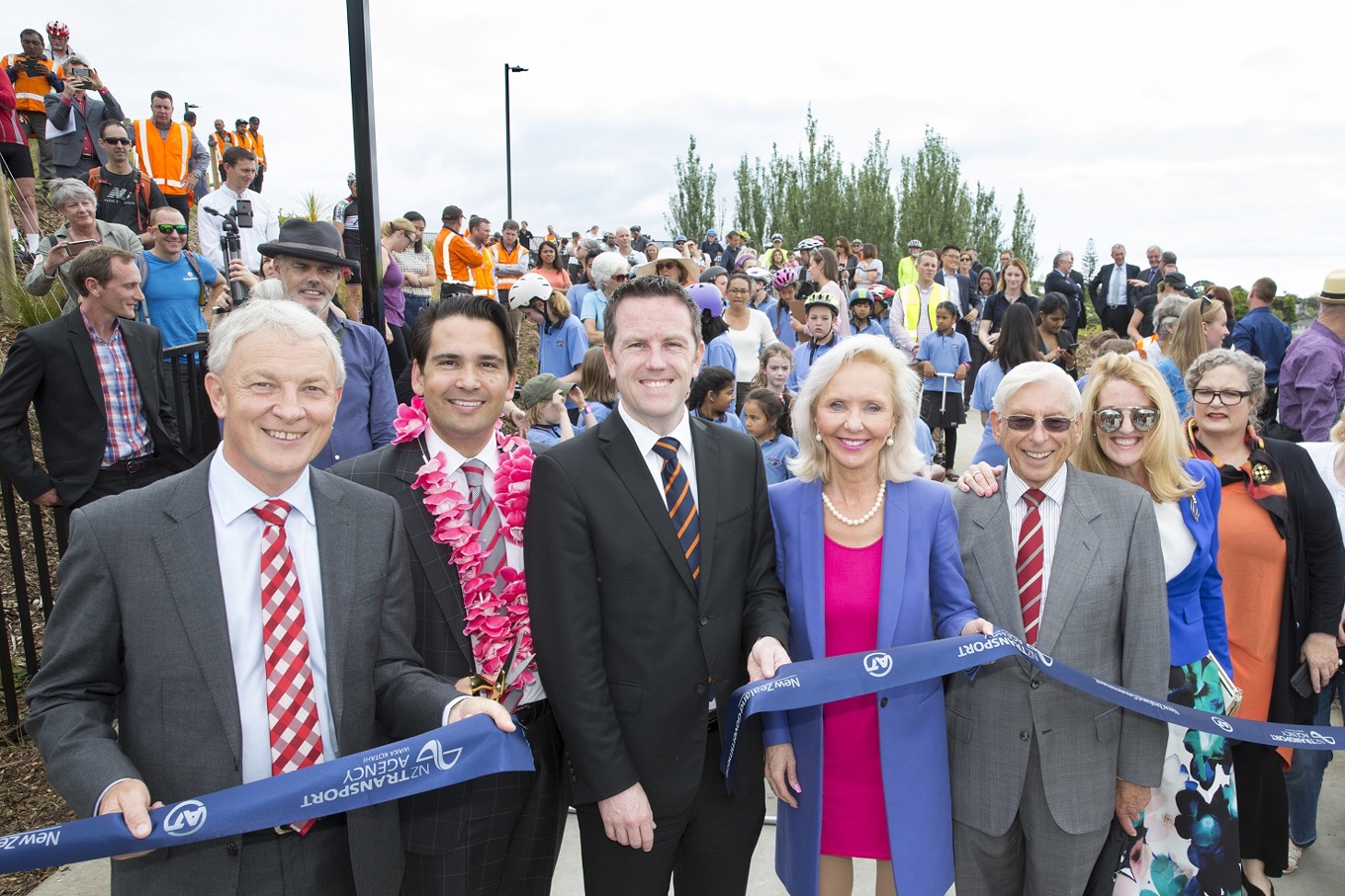Glen Innes – Tāmaki Drive shared path opens - OurAuckland