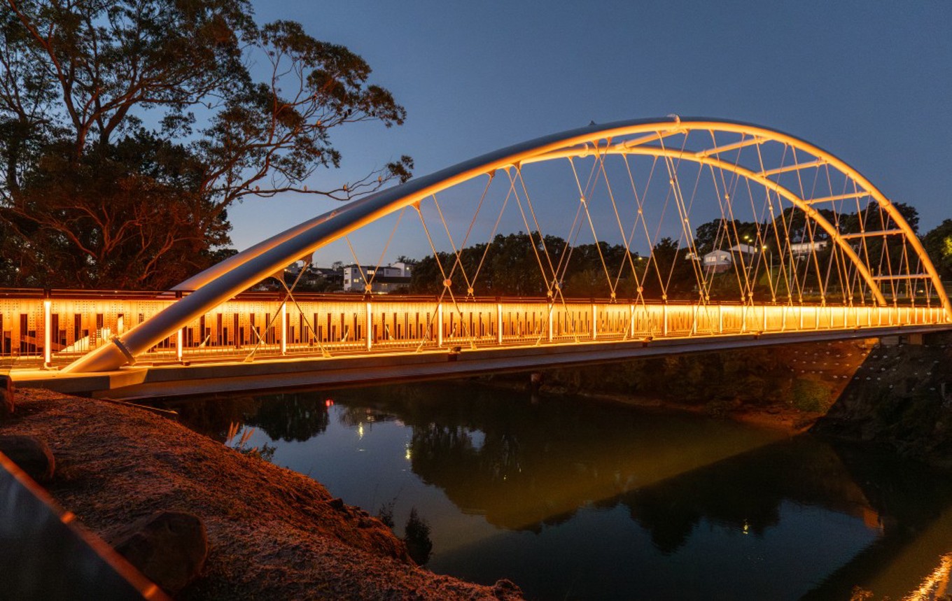Connection complete: new Te Kōpua o Hiku bridge opens in Panmure ...