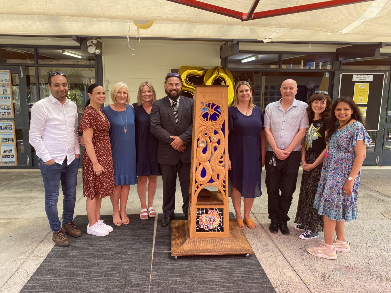 Roskill South Kindergarten unveils pou to mark 50 years - OurAuckland