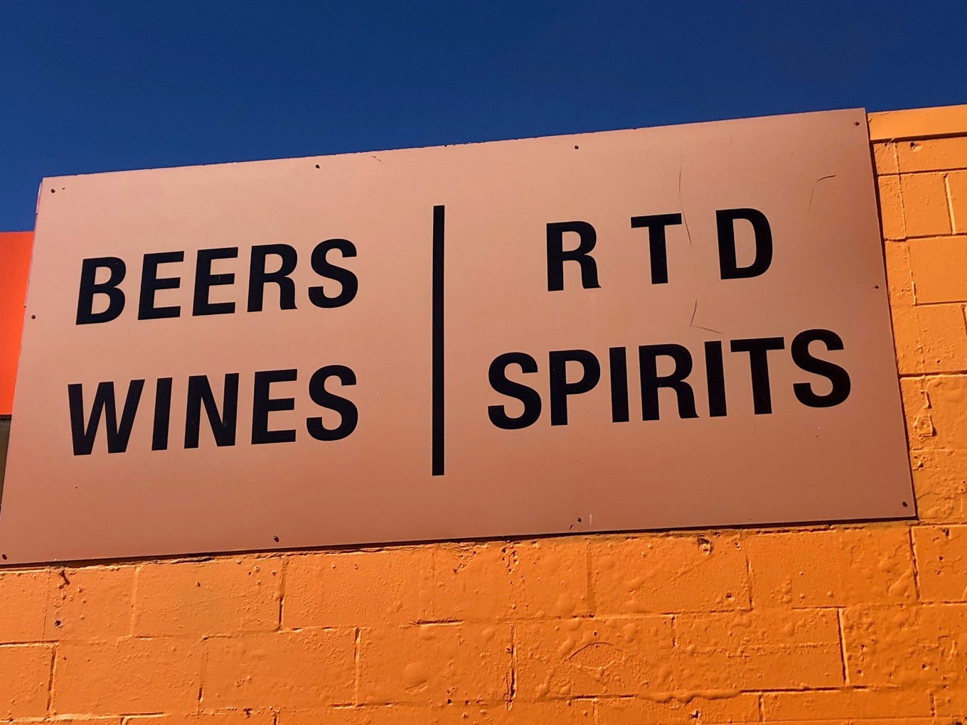 Liquor stores and signs cause concern - OurAuckland