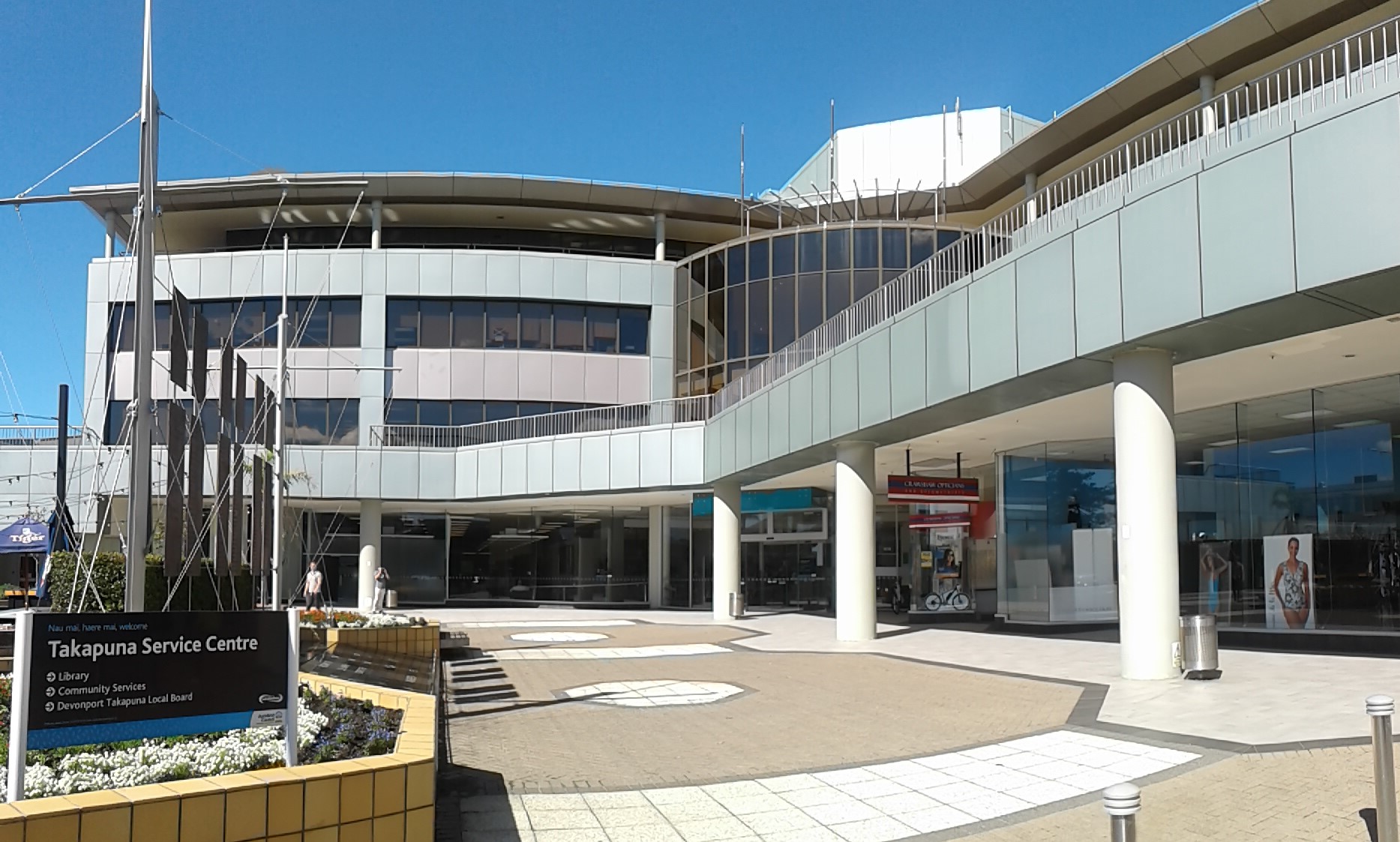 Business as usual at 1 The Strand, Takapuna - OurAuckland